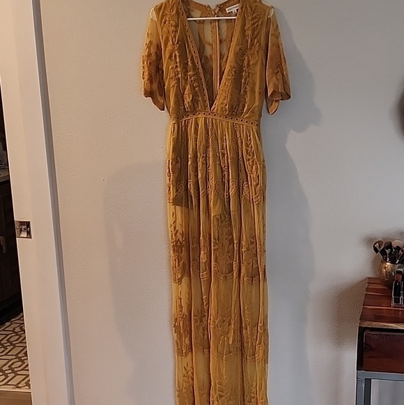 Honey Punch | Dresses | Yellow Floral Maxi Dress | Poshmark